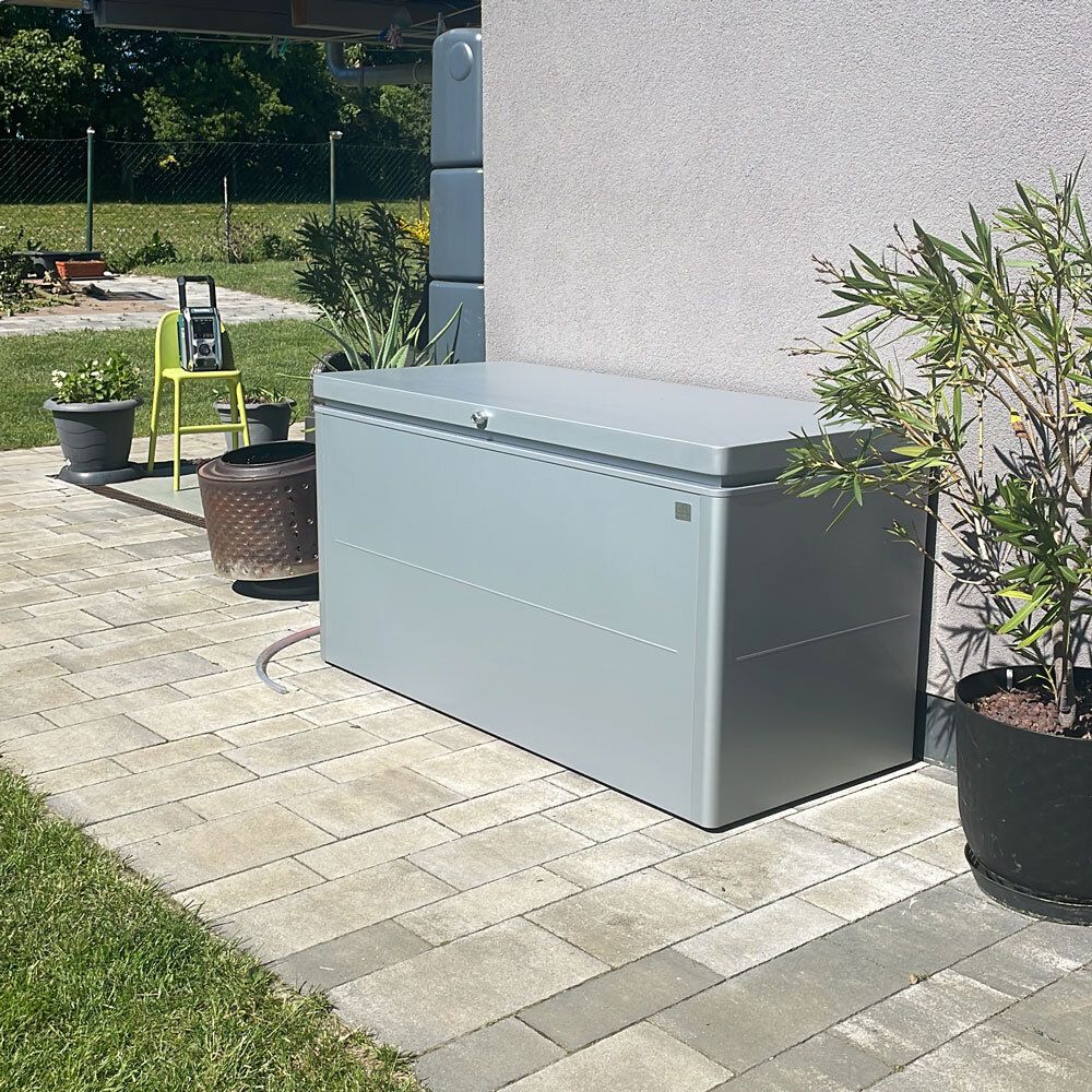 Storage box: waterproof lounge box for seat cushions - Biohort ...