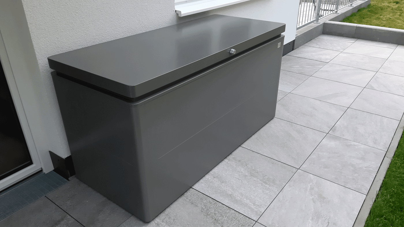 Storage box: waterproof lounge box for seat cushions - Biohort ...
